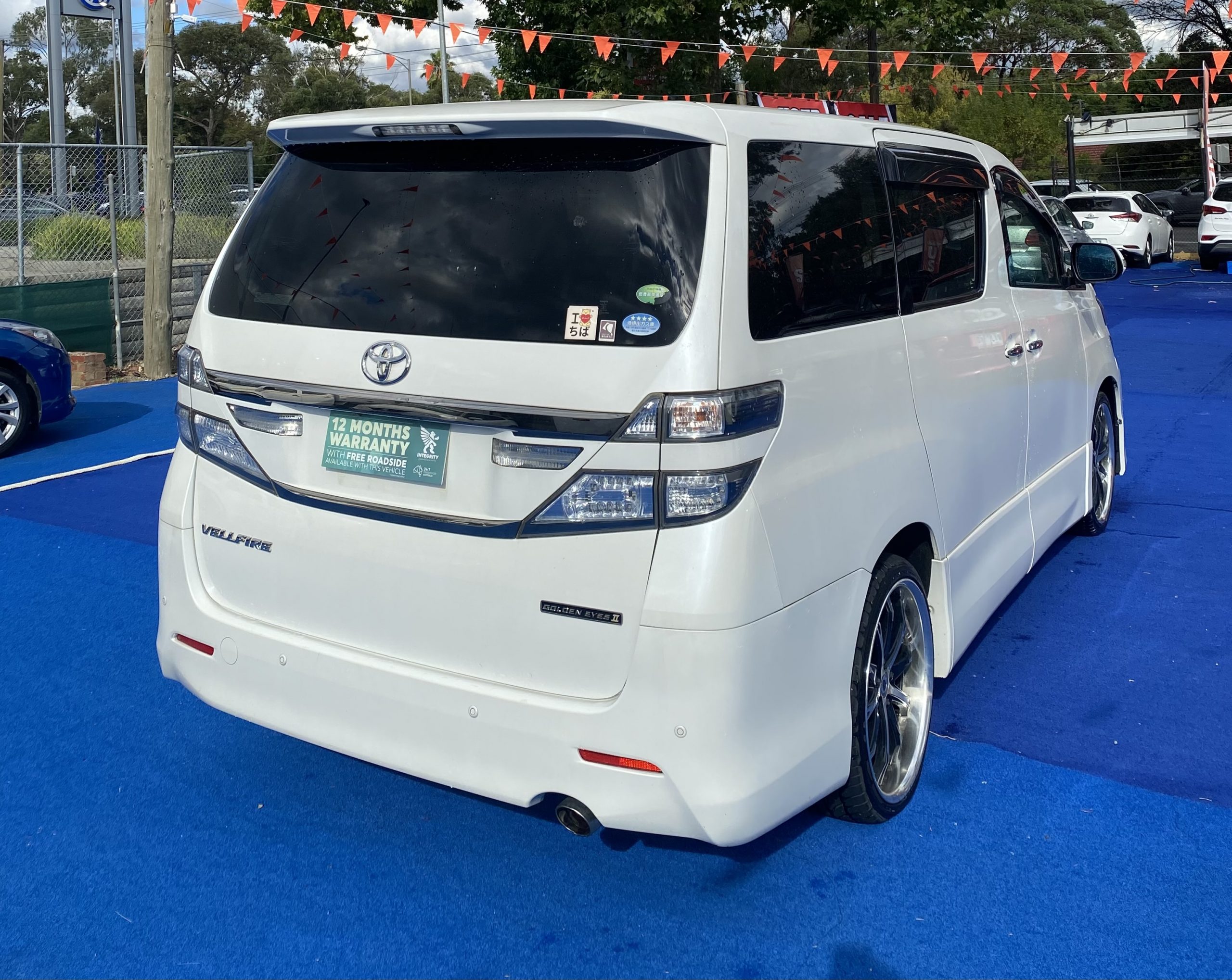 TOYOTA VELLFIRE GOLDEN EYES - Auto Deals Victoria